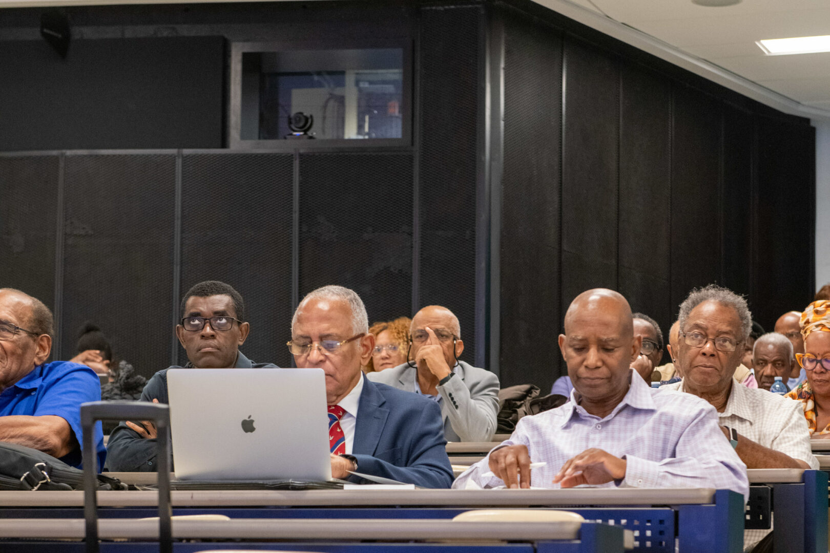 Démission de Ariel Henri réclamée dans la diaspora - Intexto, Journal Nou